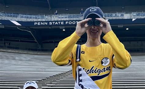 Penn State Fan Trolls Michigan With Sign Stealing Costume