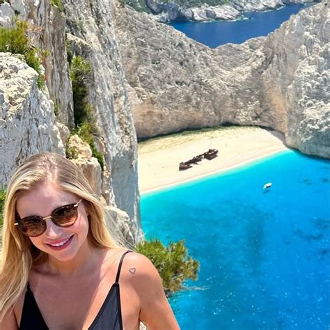 Dyanne Caroline Dyanne Caroline Threads Say More