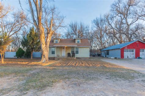 216 W 5th St Lefors Tx 79054 ®