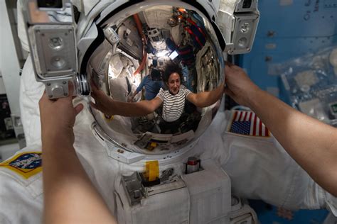 Crew Wraps Last Spacewalk Preparations Inter Space Sky Way