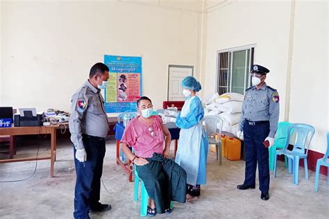 ဘုတ်ပြင်းမြို့တွင် မြို့မစခန်းအတွင်းမှ အချုပ်သားများအားကိုဗစ် ၁၉ ရောဂါ ကာကွယ်ဆေးထိုးနှံပေး