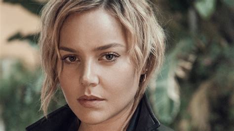 Jack Ryan Abbie Cornish To Return As Cathy Mueller In Season 4