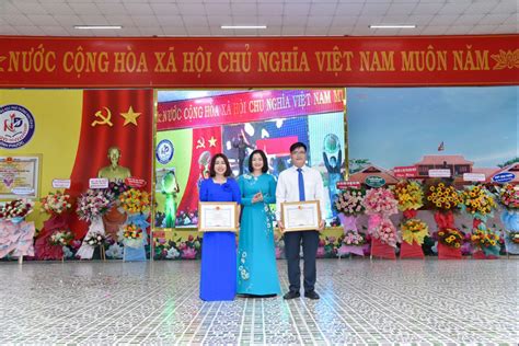 Đặc điểm tâm sinh lí lứa tuổi học sinh Trung học phổ thông
