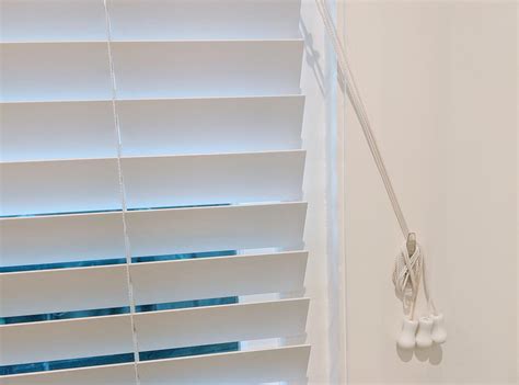 How To Lower Window Blinds Without Strings Storables