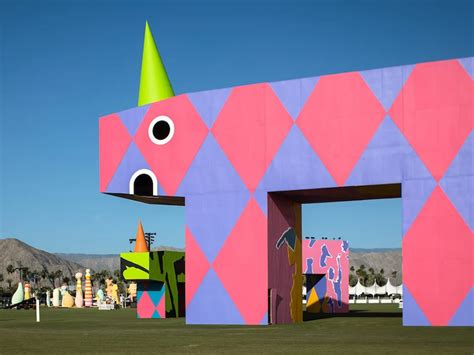 Coachella S Oversized Art Installations Amaze Amuse Fun Loving Festival