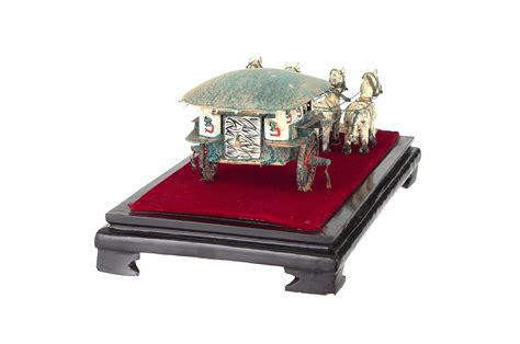 Бронзовая колесница императора Цинь Шихуанди Китай Музей российского Красного Креста