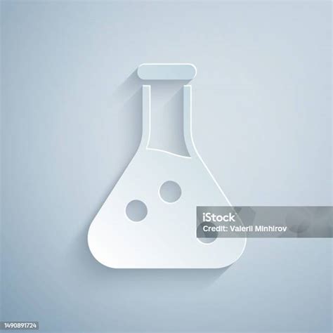 회색 배경에 격리 된 종이 절단 테스트 튜브 및 플라스크 화학 실험실 테스트 아이콘 실험실 유리 제품 기호 종이 아트 스타일 벡터 종이에 베인 상처에 대한 스톡 벡터 아트