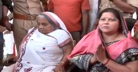 अतीक अहमद के बेटे असद के एनकाउंटर पर उमेश पाल की मां का पहला रिएक्शन कहा देर है अंधेर नहीं