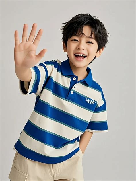 小男孩打招呼 花瓣网