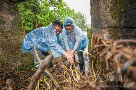 江西南丰加强巡查排险 确保安全度汛 人民图片网