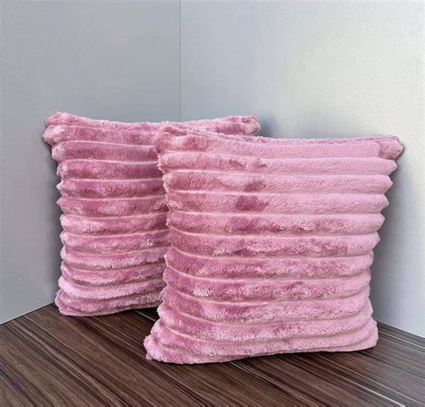 Декоративные диванные подушки 2 штуки 45х45 антиаллергенная Розовый (П4 ...