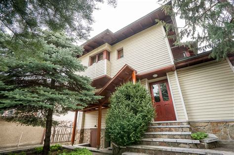 Еднофамилна къща на два етажа Велинград България Цени и