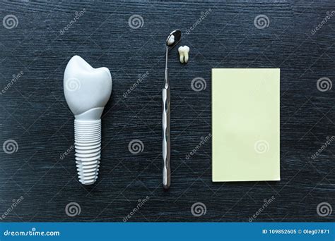 Tooth Prosthesis Stock Image Image Of Clinical Closeup 109852605