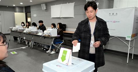 사전투표 둘째날 오전 9시 부산 누적 투표율 1670