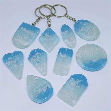 Jual Gantungan Kuncikeychain Resin Dengan Objek Awan Dilangit Shopee Indonesia