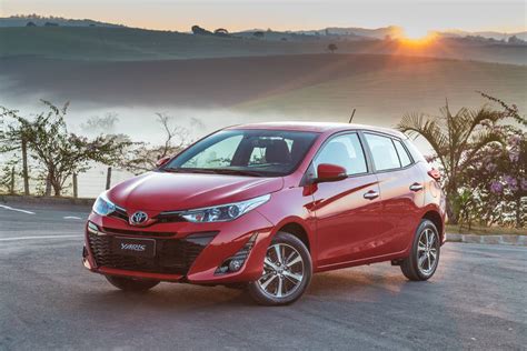 Toyota Lan A O Yaris Em Vers Es Hatch E Sed A Partir De R Mil
