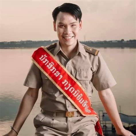 ປະຫວັດ ທ່ານ ໄກສອນ ພົມວິຫານ ຫົວບົດສອບເສັງສຳລັບນັກຮຽນ Facebook