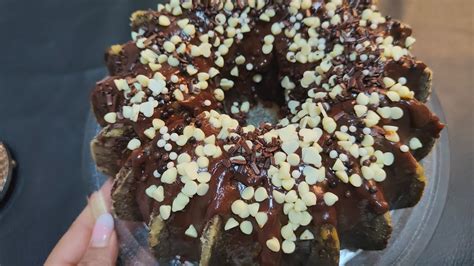 كيك بي مكونات بسيطة ️ كيجي خطيرة بي شكلاطة ⬆️ Youtube