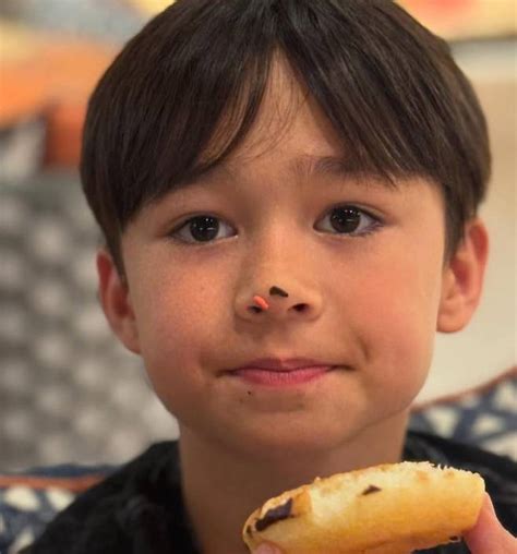 윌리엄 입에 뭘 바른 거야…샘 해밍턴 아내까지 왜 그러니 진짜