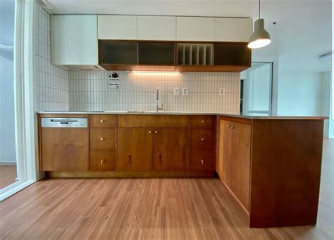 우드디렉터 ️가구제작소 ️주문제작가구 ️홈스타일링 요리가즐겁다 주방리모델링 요리하는여자 더 다양한 가구를 보시려면👇 Wooddirectorfurniture