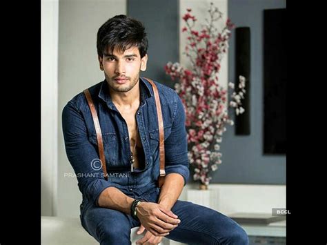 rohit khandelwal s five easy to follow fashion styles