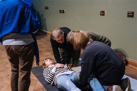 У музеї Ханенків провели курс з надання домедичної допомоги Вечірній Київ