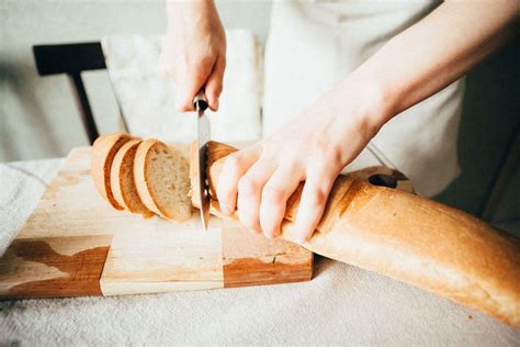 Как сделать черствый хлеб снова вкусным и мягким 4 простых способа Simpleslim