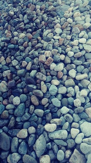 남부 파타고니코의 리우 가장자리에서 회색과 건조한 푸른 빛의 돌의 수직 배경 0명에 대한 스톡 사진 및 기타 이미지 0명