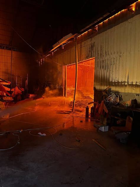 អគ្គិភ័យឆេះទីតាំងសិប្បកម្មផលិតគ្រឿងសង្ហាររឹមតាំងពីម៉ោង៤ភ្លឺ