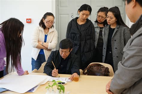 谢振瓯老师作为顾问为当代工笔班授课 冯海涛工作室 中央美术学院