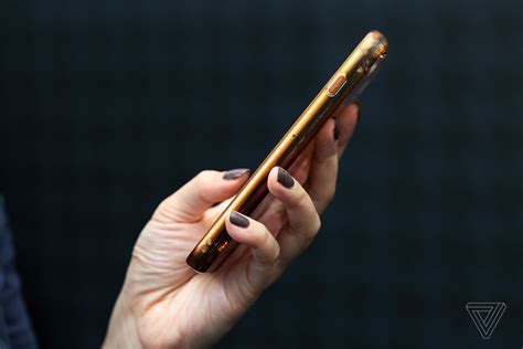 People Use Anonymous Question Apps To Learn About The World And Themselves The Verge