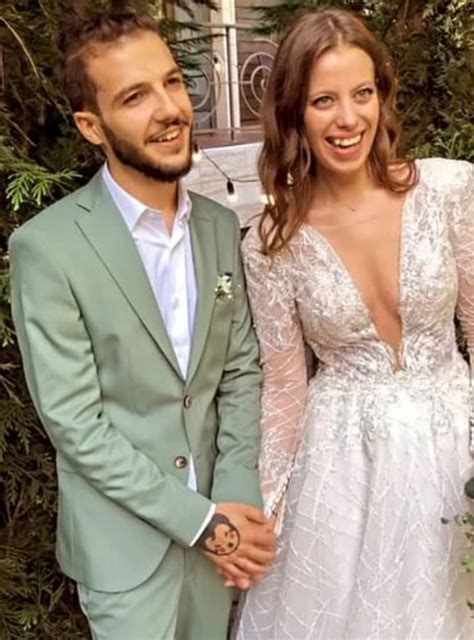 Актрисата Виттория Николова се омъжи за музиканта Trombobby Хай Клуб