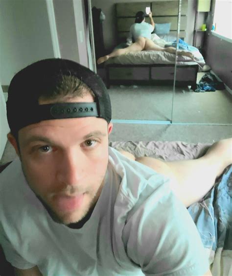 Love Laying Like This Scrolller