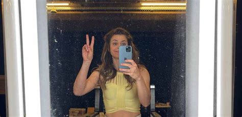 Foto Elise Schaap Maakt Volgers Gek Met Foto In Openstaand Jurkje