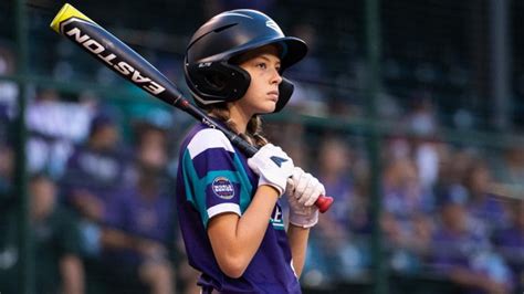 Who Is Ella Bruning Meet The 20th Gi Atlanta Braves Jersey Men Rl To