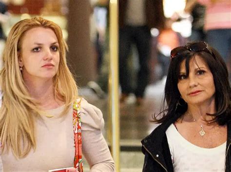Britney Spears Blames Mom Lynne For Publics Mental Breakdown Concerns