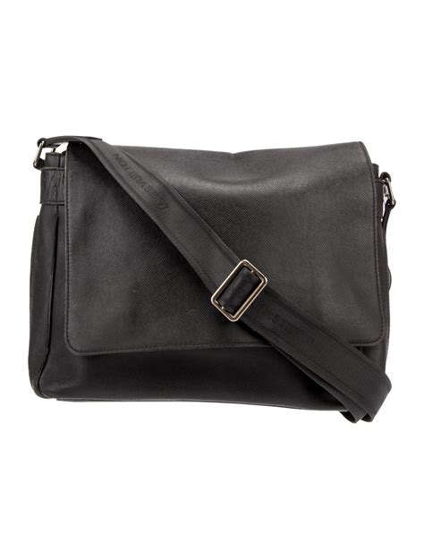 Louis Vuitton Taiga Leather Messenger Bag Mm Black Messenger Bags