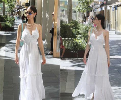 스페인 길거리서 아찔한 글래머 과시 가슴 파인 원피스로 뽐낸 볼륨감