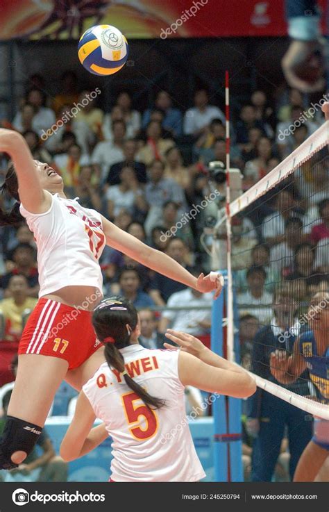 Chinas Yunwen Jumps Spike Ball Players Brazil Final Day 2007 Stock Editorial Photo