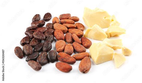 Cocoa butter and beans on white background 스톡 사진 Adobe Stock