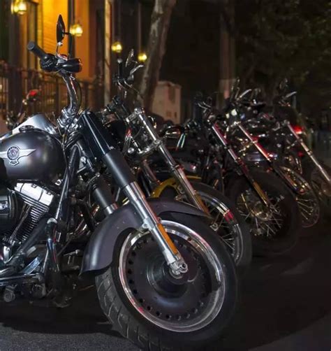 比座下的哈雷更拉风的是这些武汉老杆们路上的故事 每日头条