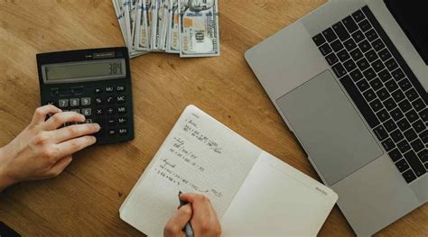 Ca Vs Cs Key Difference Career Jobs And Salary Getmyuni