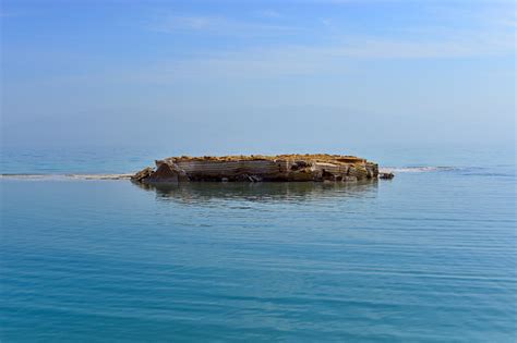 화창한 하늘이있는 해변에서 바다 전망을 감상할 수 있습니다 오션 비치 휴식 야외 여행 0명에 대한 스톡 사진 및 기타 이미지 0명 경관 깨끗한 Istock