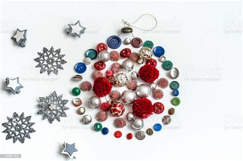 흰색 배경에 많은 진짜 다채로운 광택 보석 텍스트에 대한 빈 공간이 있는 컴포지션 0명에 대한 스톡 사진 및 기타 이미지 0명 결정체 공란 Istock