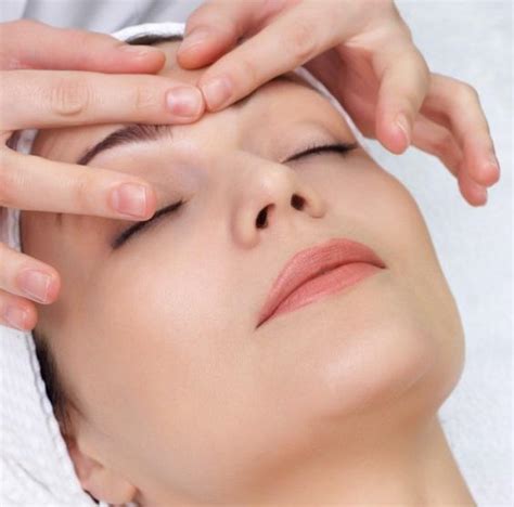 Cómo Dar Un Masaje Facial 11 Pasos