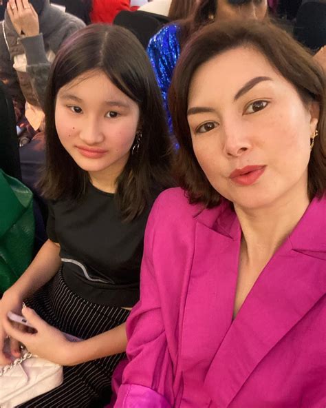 45岁混血名模danielle晒水着身形fit爆 离婚后独力抚养子女转型搞饮食 星岛日报
