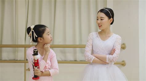 줄리의 발레하우스 줄리스발레와 플레이런tv의 콜라보 9화 호두까기 인형 눈의요정 Youtube