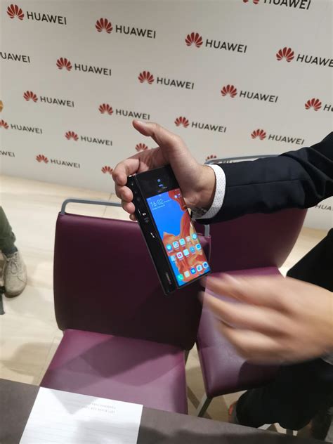 First Look At The Huawei Mate X Attractive Powerful And Unspeakably Pricey