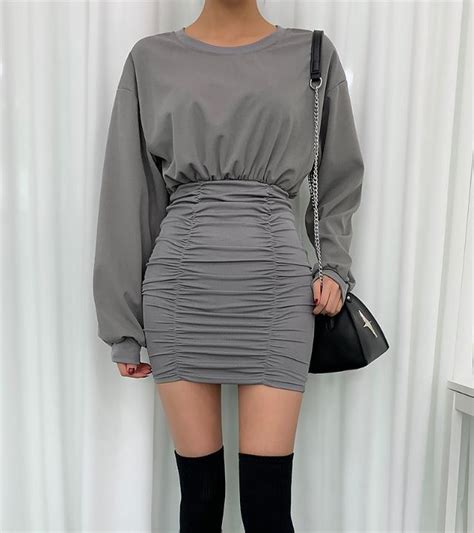칩칩 어깨패드셔링은근섹시 코멘트원피스 미니원피스 셔링원피스 맨투맨원피스 패드원피스 긴팔 체형커버 루즈핏 꾸안꾸 데일리룩 캐쥬얼 데이트룩 은근섹시 롱레그라인 볼륨핏