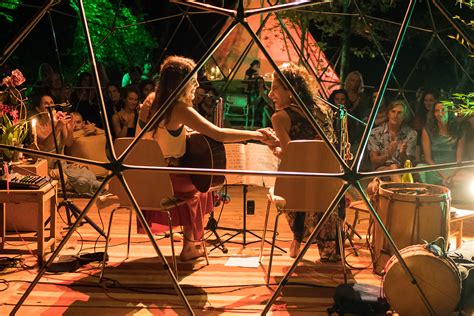 Intimate Music And Dance Events In The Valley Easy Day